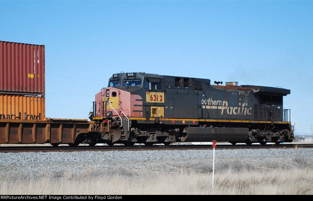 DPU UP 6312 brings up rear of eastbound UP intermodal
